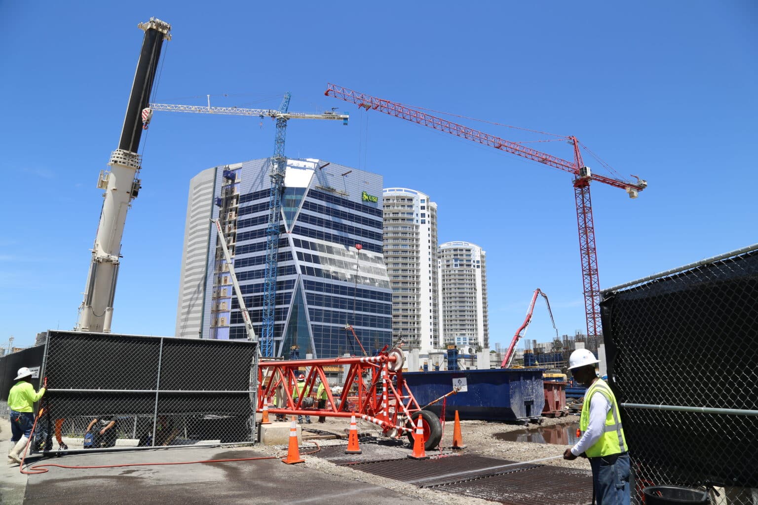 10 Common Types Of Cranes For Construction