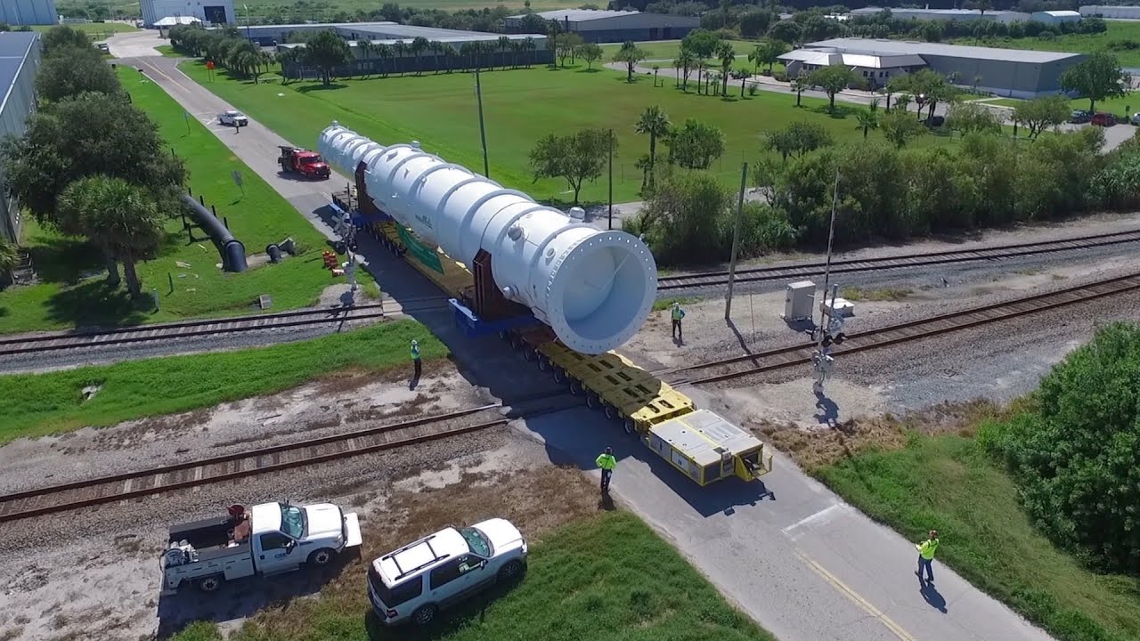 Heavy Hauling | Maxim Crane