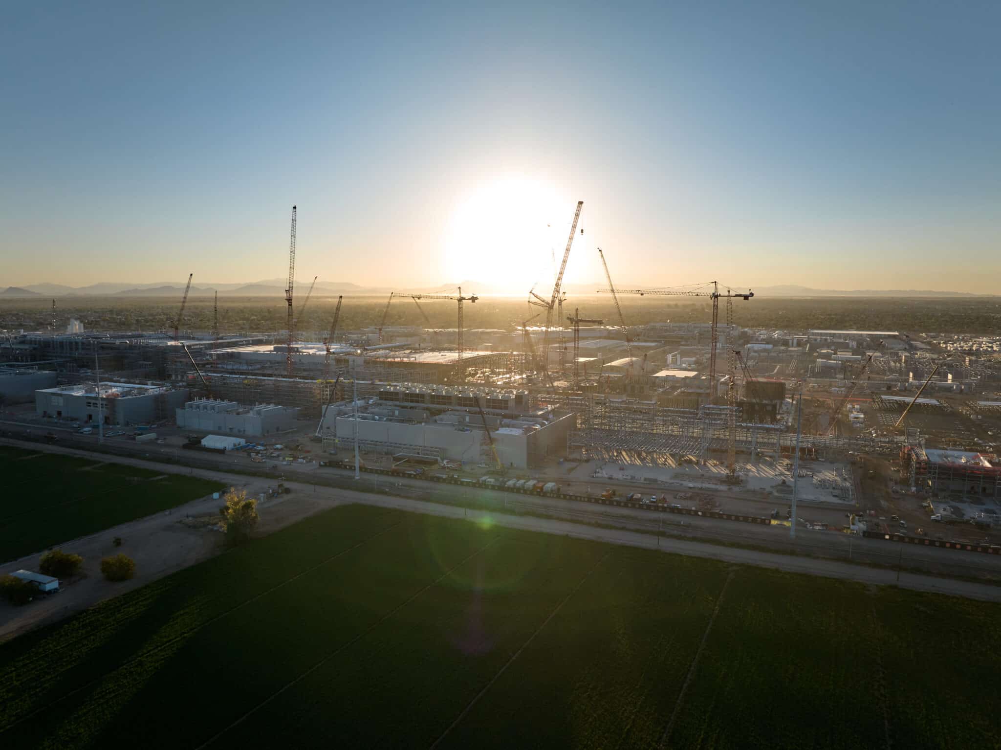 Crane Rental | Maxim Crane Works