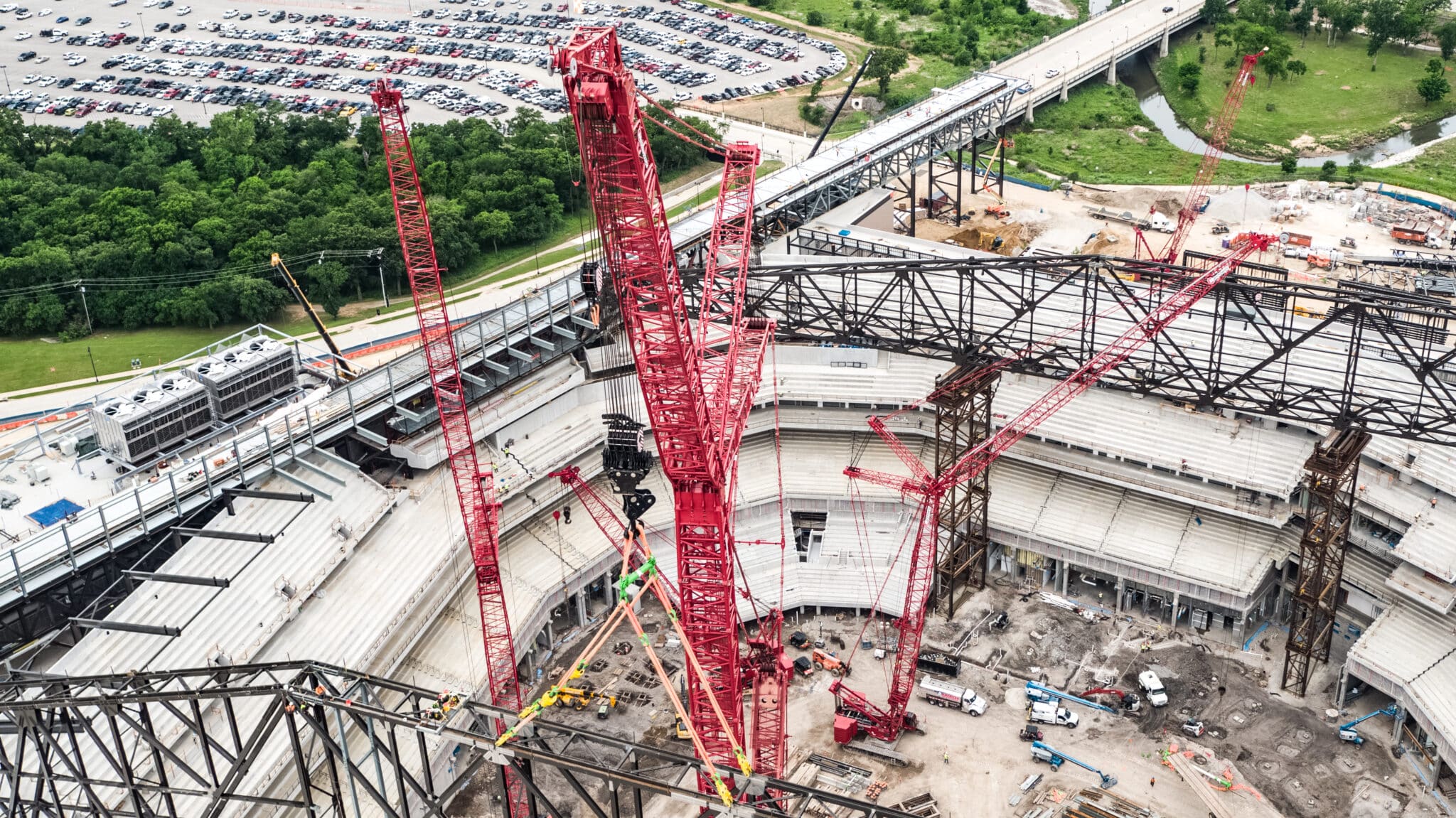 How Cranes Fuel Commercial Construction Projects