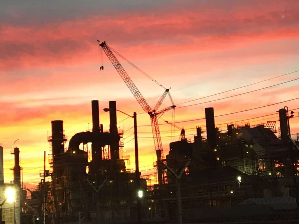 How Cranes Revolutionize Industrial Construction Projects